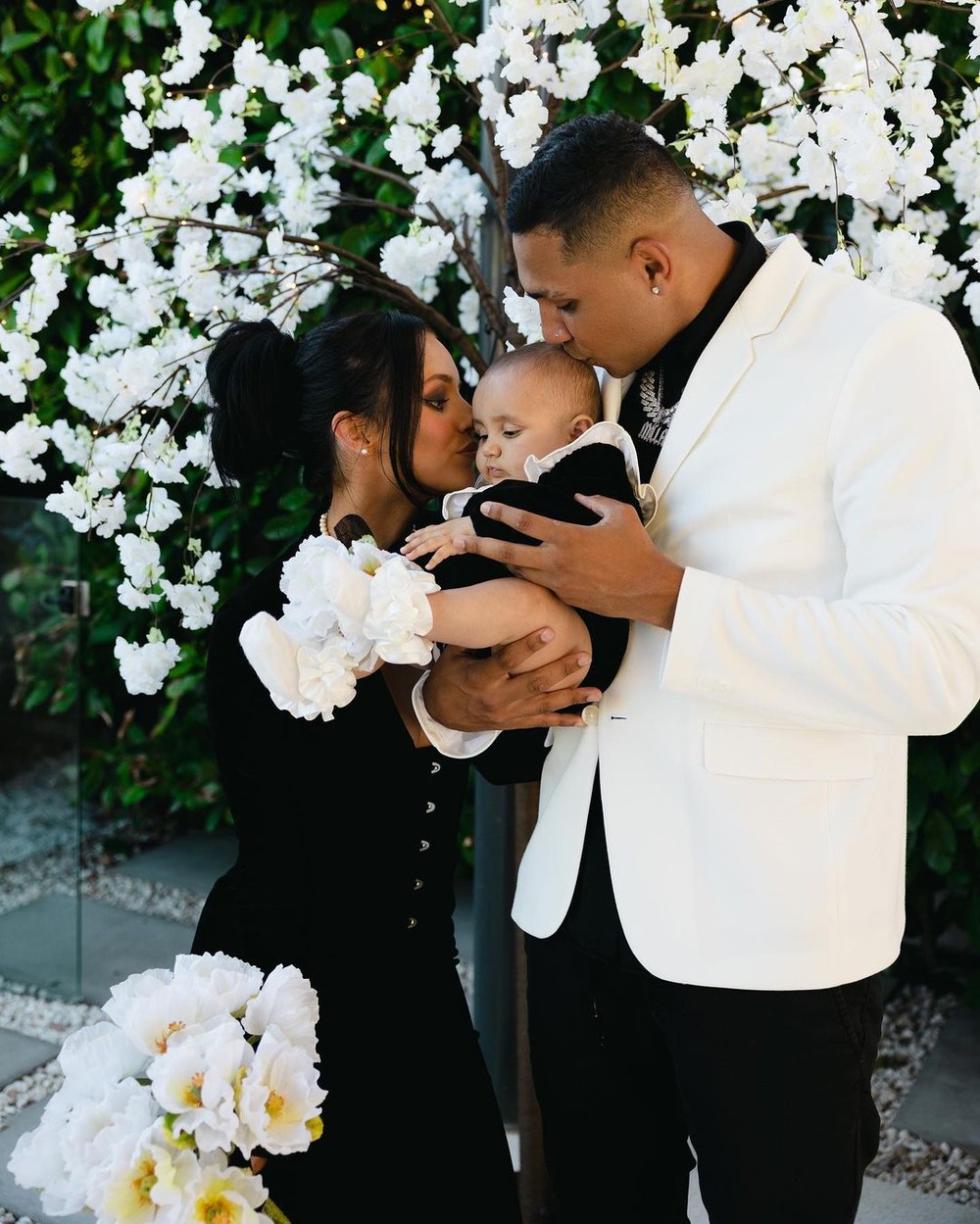 Rapper e esposa viralizam ao relatar estranho conversando com bebê ...