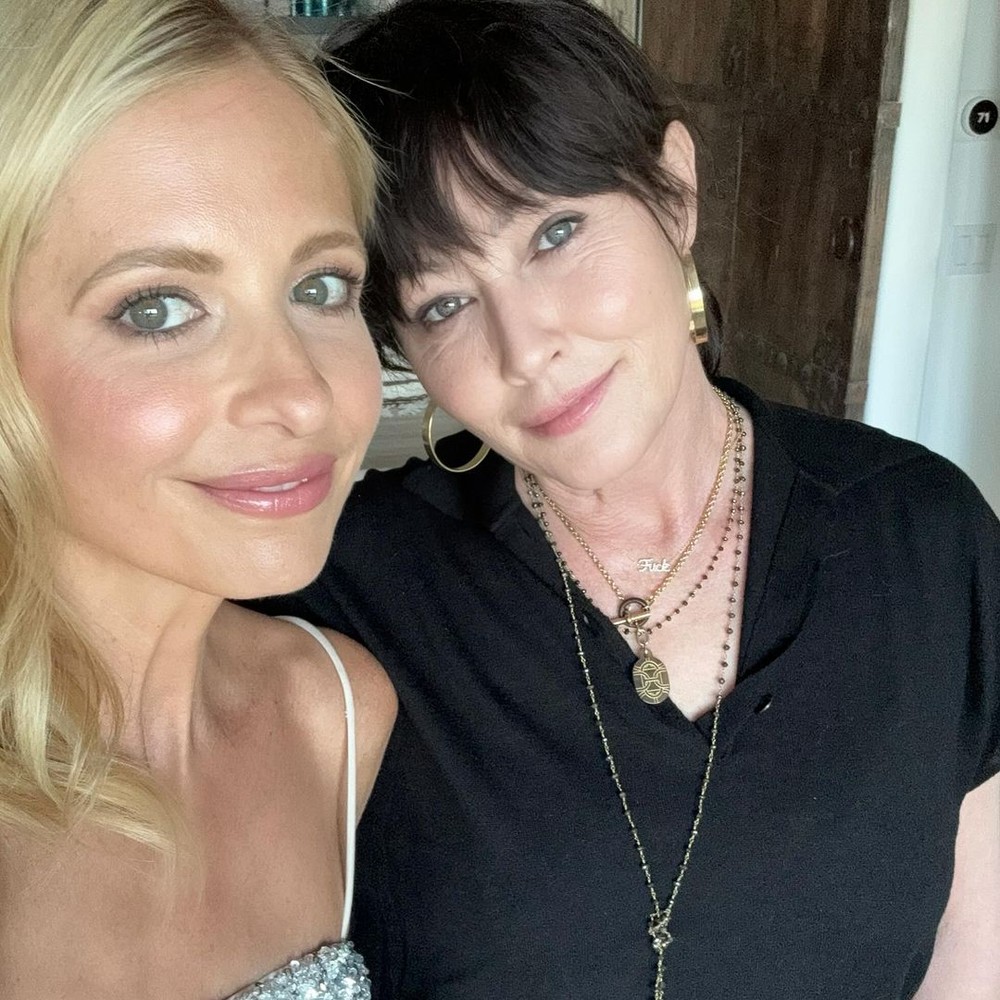 Sarah Michelle Gellar emociona fãs com foto ao lado de atriz de ...