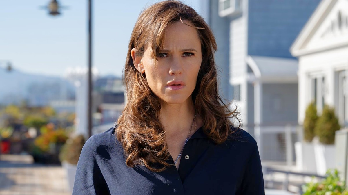 Jennifer Garner revela que arrancou pedaço da orelha de ator em cena ...