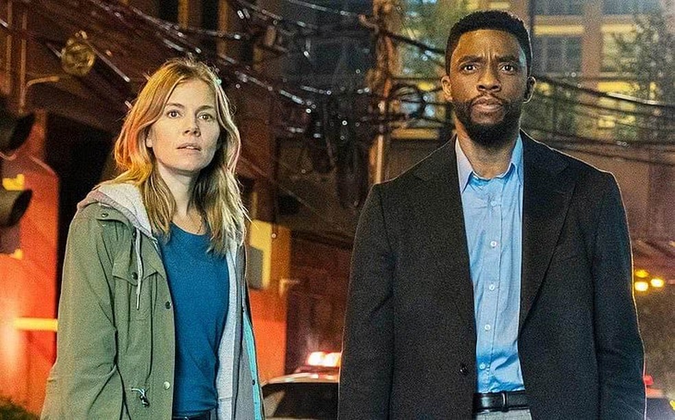 Sienna Miller revela ter sido xingada quando pediu salário igual a de ...