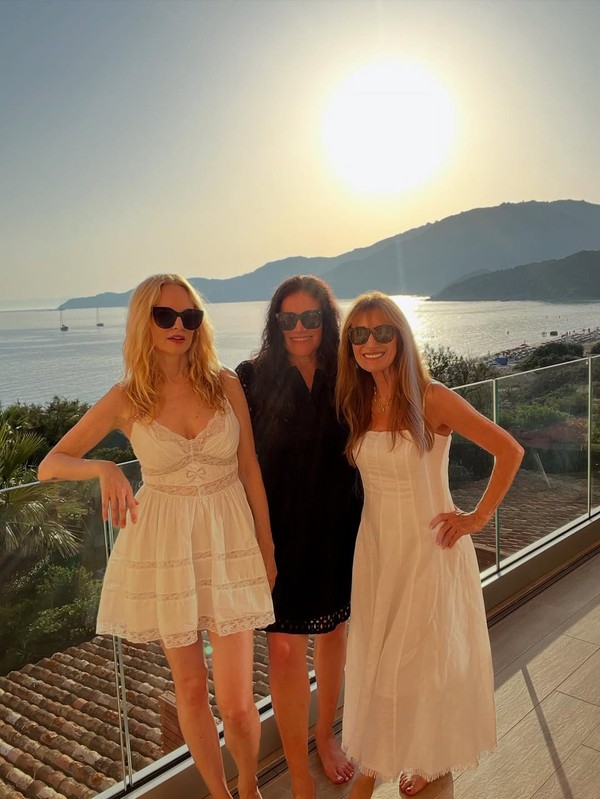 Heather Graham, musa de 'Se Beber, não Case!', deixa fãs sem fôlego com ...