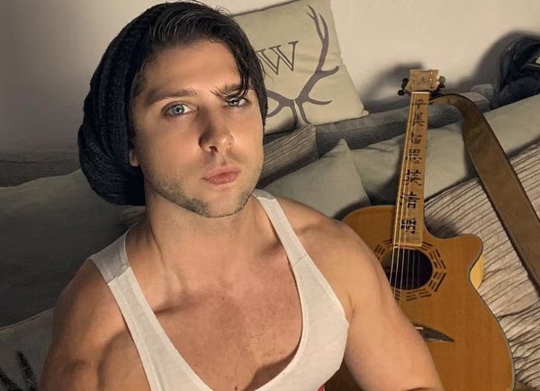 Ex-vocalista de banda icônica dos anos 1980 é sentenciado a 14 anos de ...