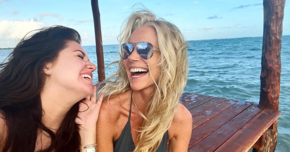 Esposa e enteada de vencedor do Grammy também morrem em trágico acidente de avião | Notícias | Monet