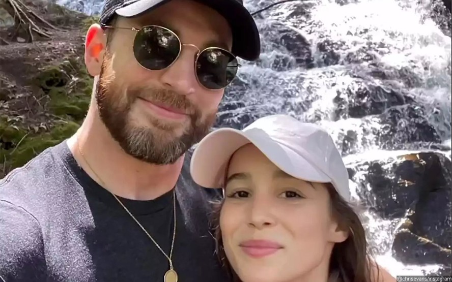 Chris Evans, astro de 'Capitão América', está noivo e louco para casar com atriz luso-brasileira ...