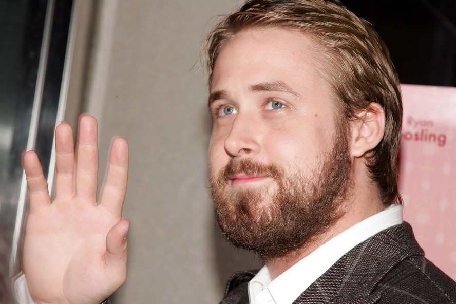 Diretor explica por que demitiu Ryan Gosling após ator ganhar 27 kg ...
