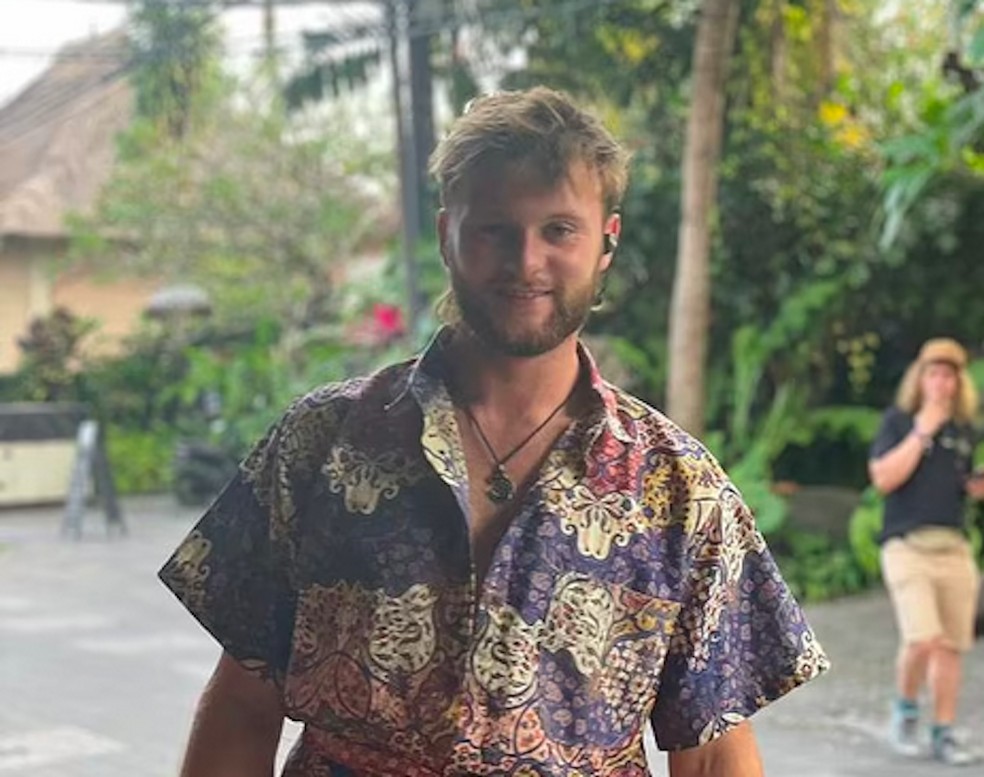 Ex-astro de reality show de turismo aventureiro morre aos 24 anos em acidente 'bobo' de carro ...