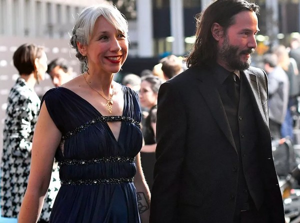 Keanu Reeves casou em segredo com namorada em cerimônia na Europa ...