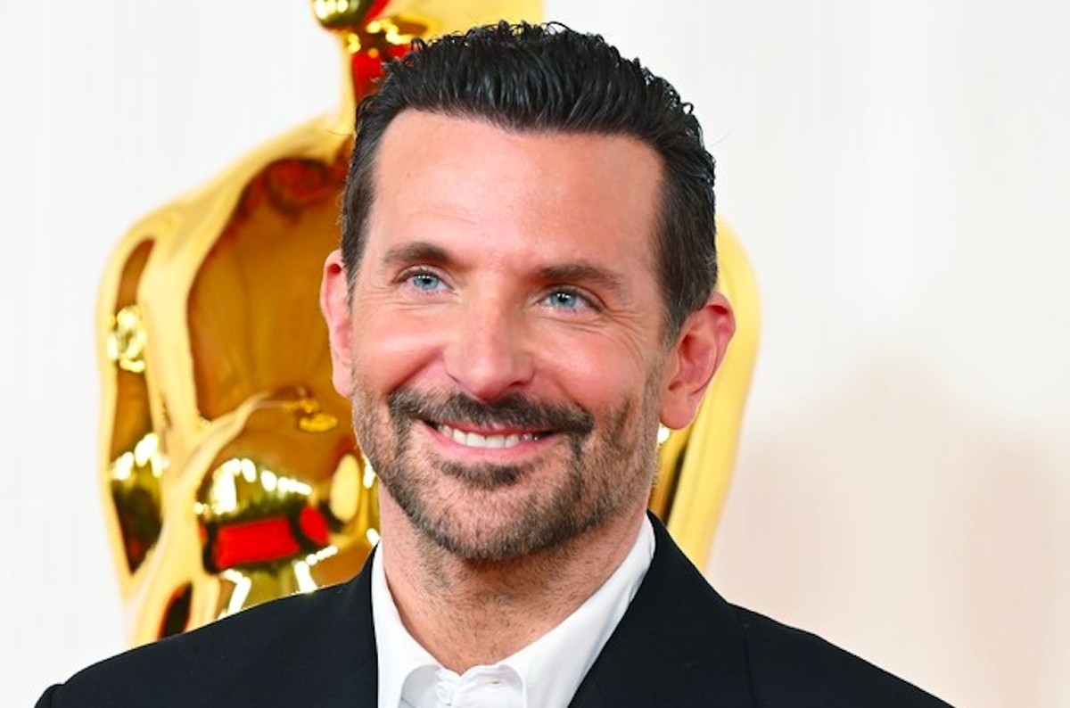 Bradley Cooper Comete Gafe Ao Errar Feio Idade De Atriz Celebridades Monet