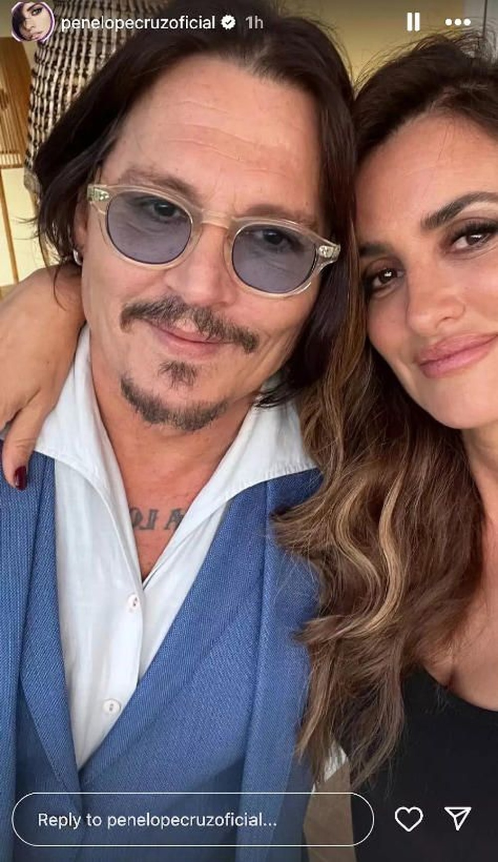 Penélope Cruz divide fãs ao mostrar visita a museu ao lado do ...