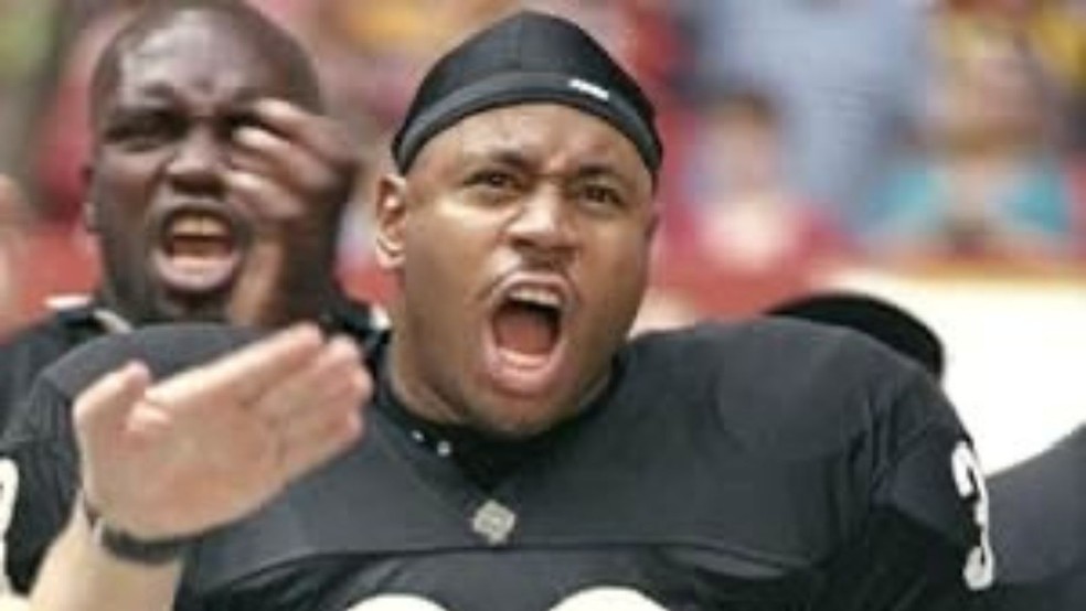 O soco na cara que Jamie Foxx levou de rapper em set e como ele acabou sendo salvo por Al Pacino ...