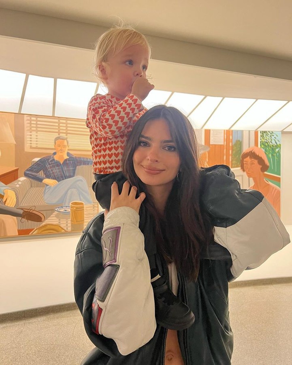 Emily Ratajkowski abre o jogo sobre sofrimento após traição do marido ...