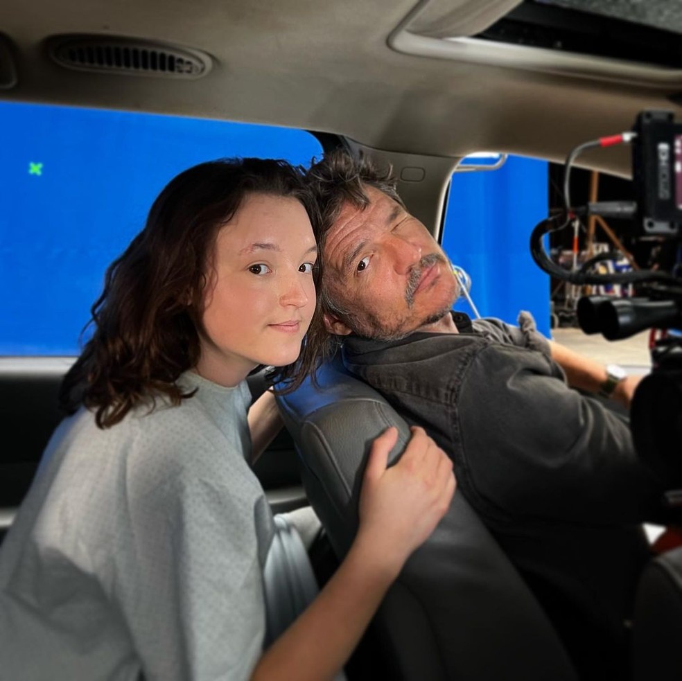 Pedro Pascal faz homenagem emocionante à colega 29 anos mais jovem ao 'passar o carro' em ...