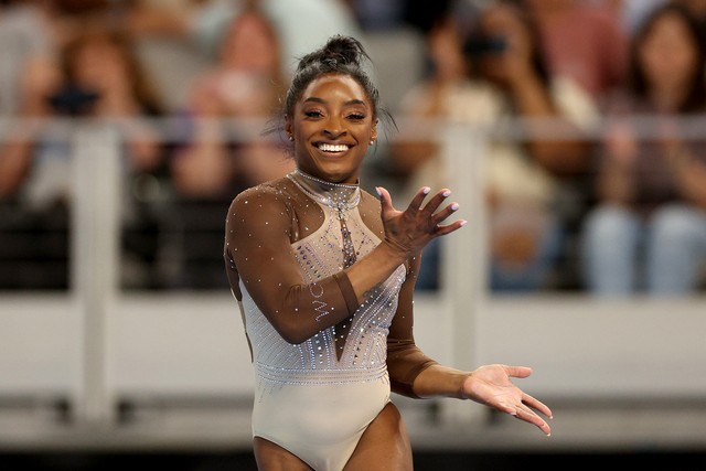 Colega de Simone Biles entra na guerra pelas redes sociais com ex ...