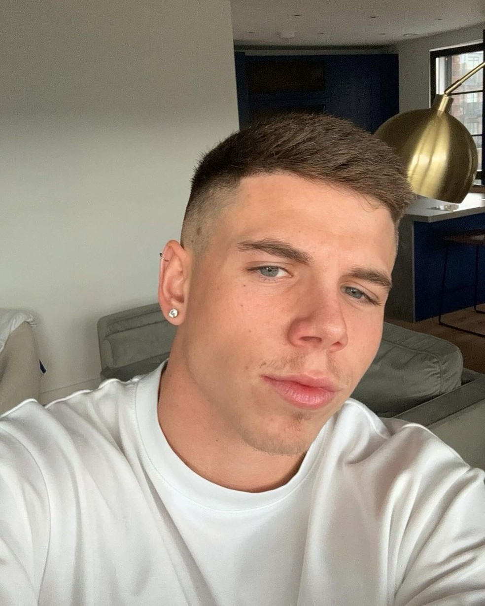 Apresentadora da TV britânica se envolve em escândalo de traição com ...