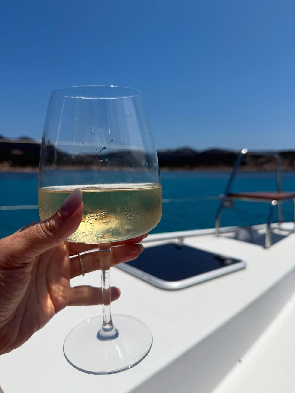 Estrela de 'Buffy', Sarah Michelle Gellar posa de maiô e mergulha com ...