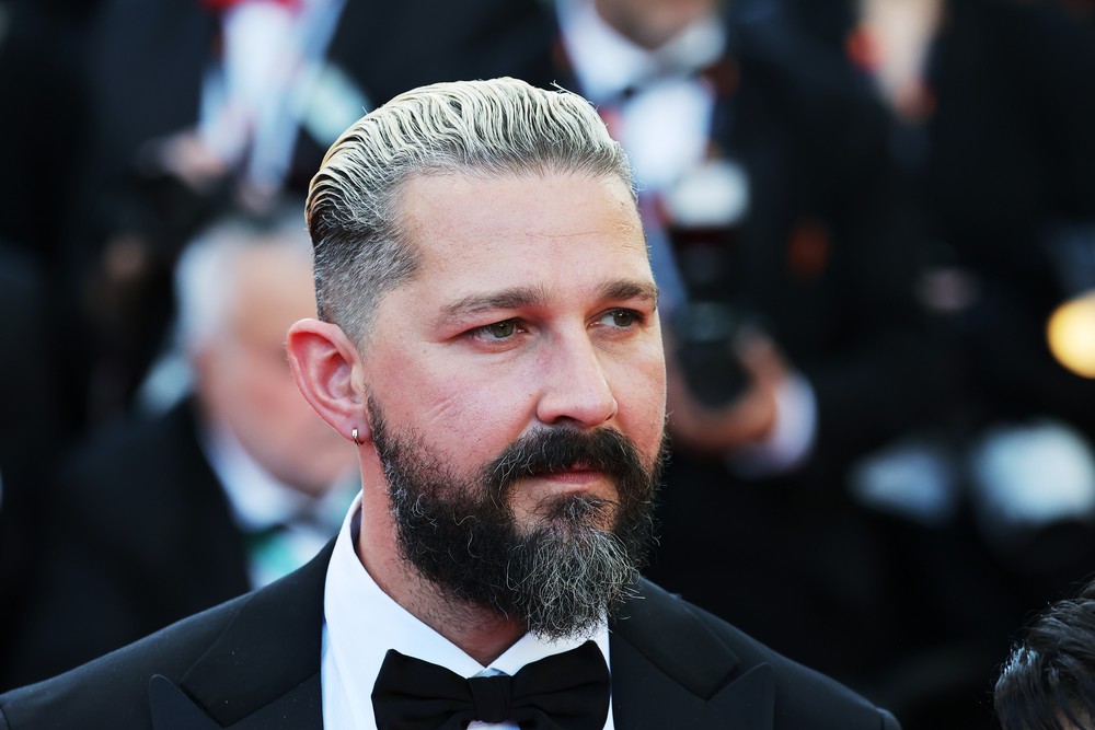 Shia LaBeouf surge sem aliança e levanta suspeita de fim de casamento ...