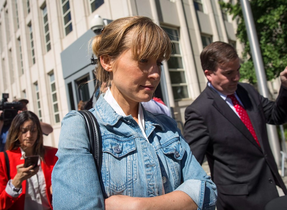 Allison Mack revela que outra atriz de 'Smallville' foi quem lhe ...