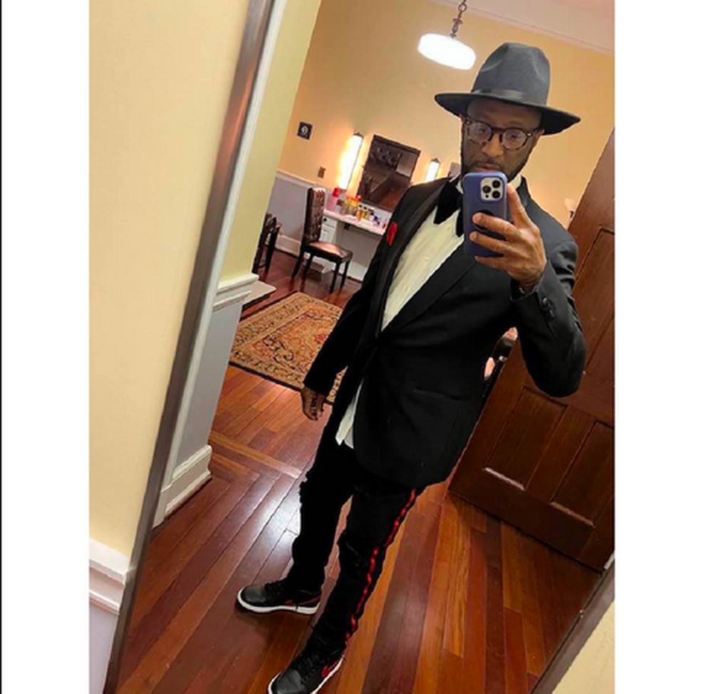 Comediante Rickey Smiley emociona fãs com anúncio da morte do filho
