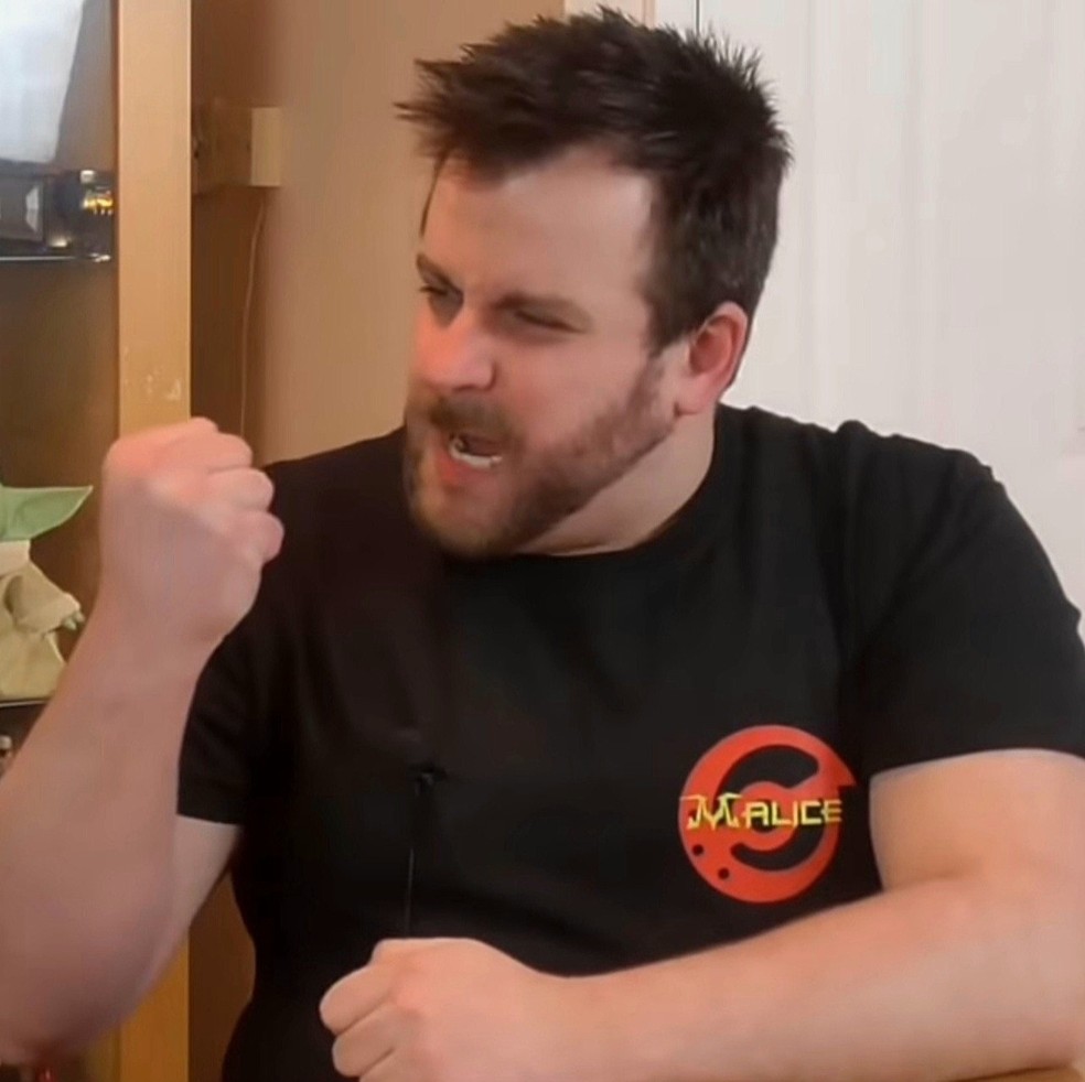 YouTuber é acusado de matar mulher grávida a facadas e deixar pistas do ...