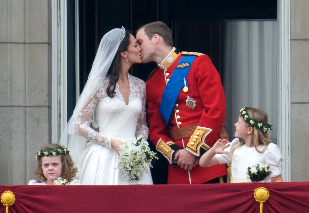 Leitura labial revela pergunta de William a Kate Middleton logo após ...