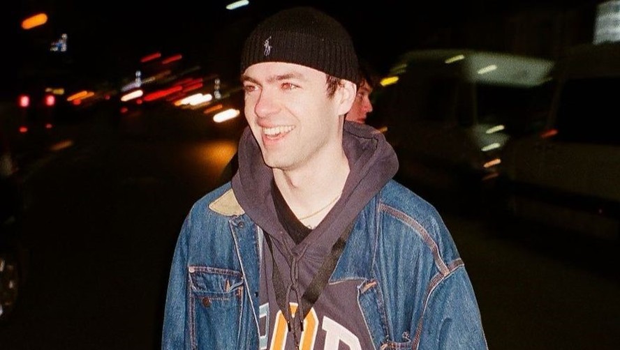 Vocalista de banda britânica morre aos 26 anos e causa comoção nas ...