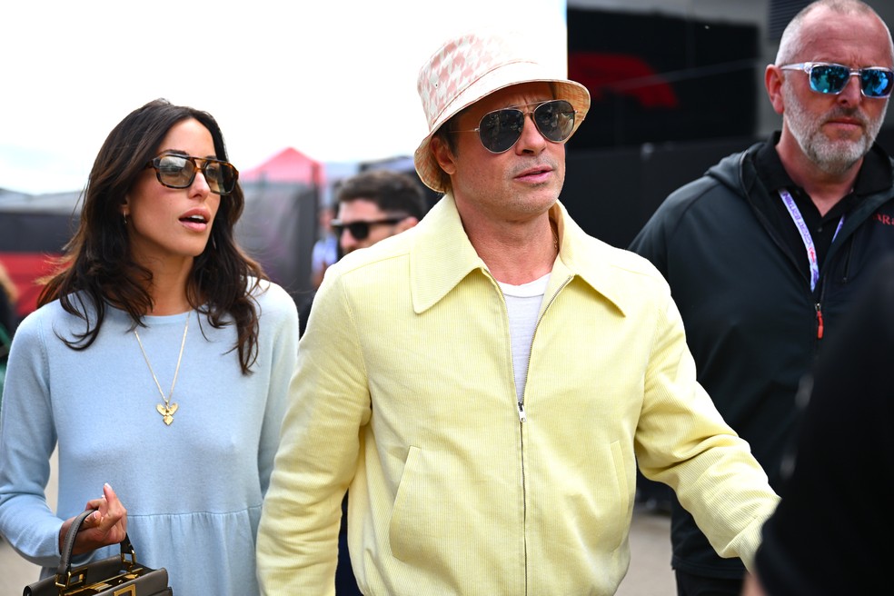 Namoro De Brad Pitt E Empresária Passa Por Crise Após Cena Quente