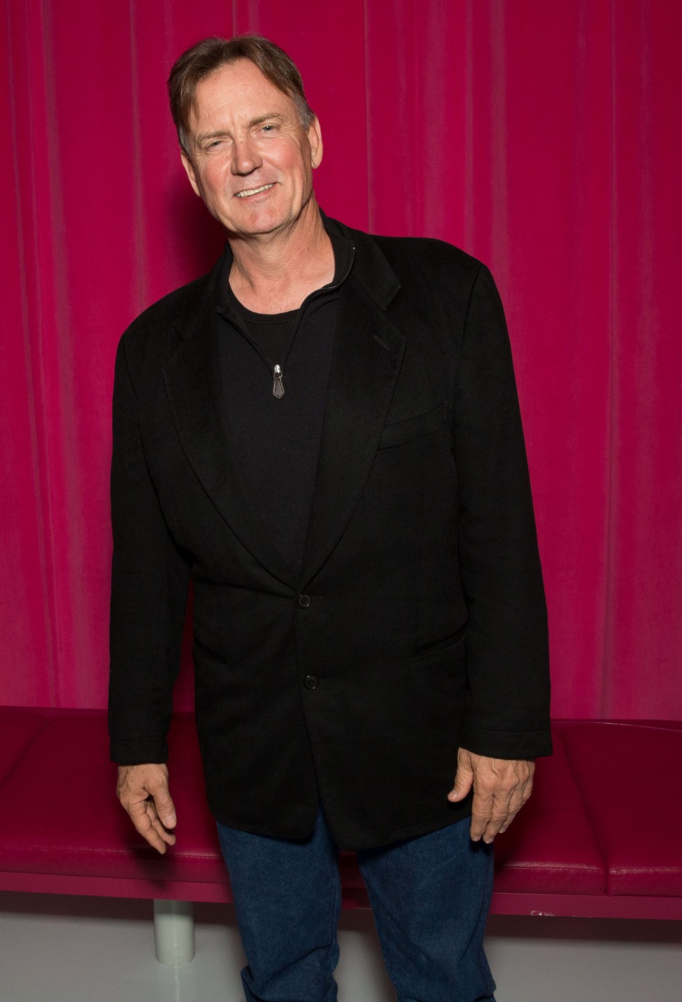 Quem é o ator de 'Top Gun' que processando estúdio por aparecer em foto ...