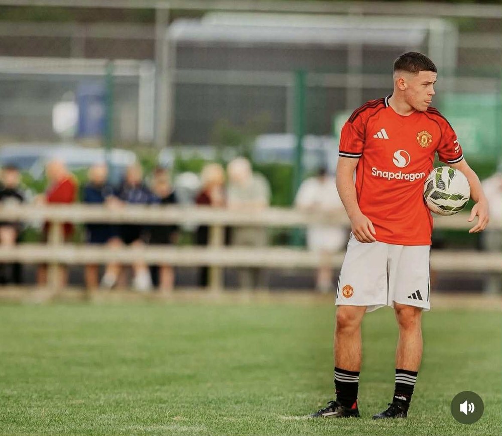 Motivo para Wayne Rooney ser proibido de assistir aos jogos do filho na ...