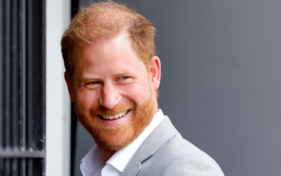 Harry está 'frustrado' por comparações com Andrew, especialmente após ...