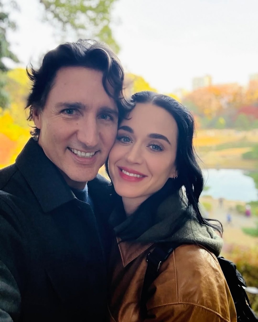 Ex-marido de Katy Perry critica namoro da cantora com Justin Trudeau: 'Não me coloque na mesma ...