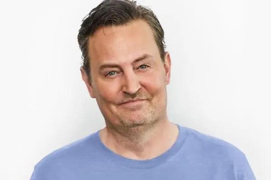 Morte de Matthew Perry deve ter sido causada por 'droga desconhecida ...