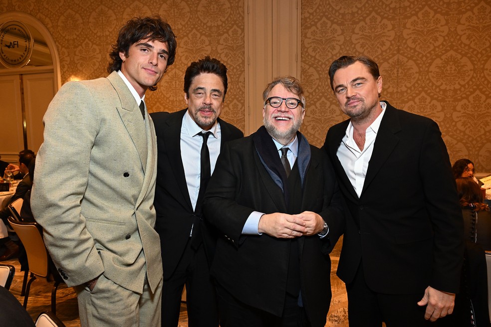 Jacob Elordi manda gesto obsceno para Leonardo DiCaprio, Guillermo del ...