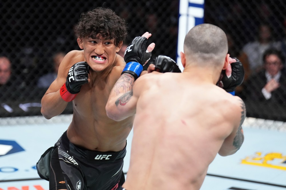 Mexicano de 18 anos faz história como o mais jovem a vencer uma luta do ...