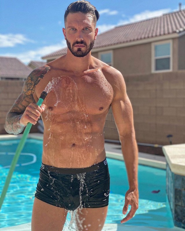 Astro do cinema adulto revela o que acontece quando se 'nega fogo' no set de filmagem | Filmes ...