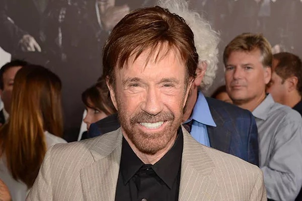 Irritação com papel em 'Os Mercenários' fez Chuck Norris sofrer 'exílio ...