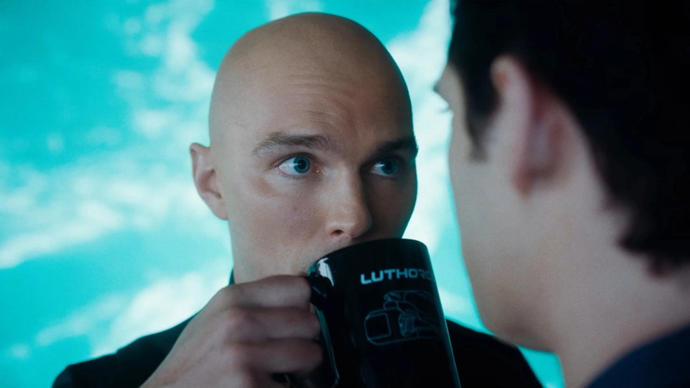 Diretor conta por que Nicholas Hoult perdeu o papel de Superman após ...