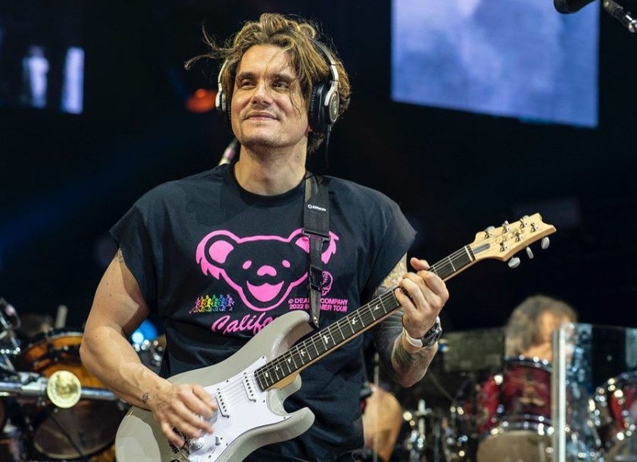 John Mayer revela que gosta de tocar violão nu após o sexo: ‘É ...