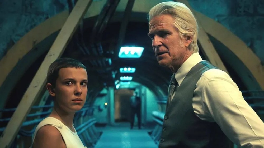 Vilão de 'Stranger Things' se revela como juiz de paz no casamento de ...