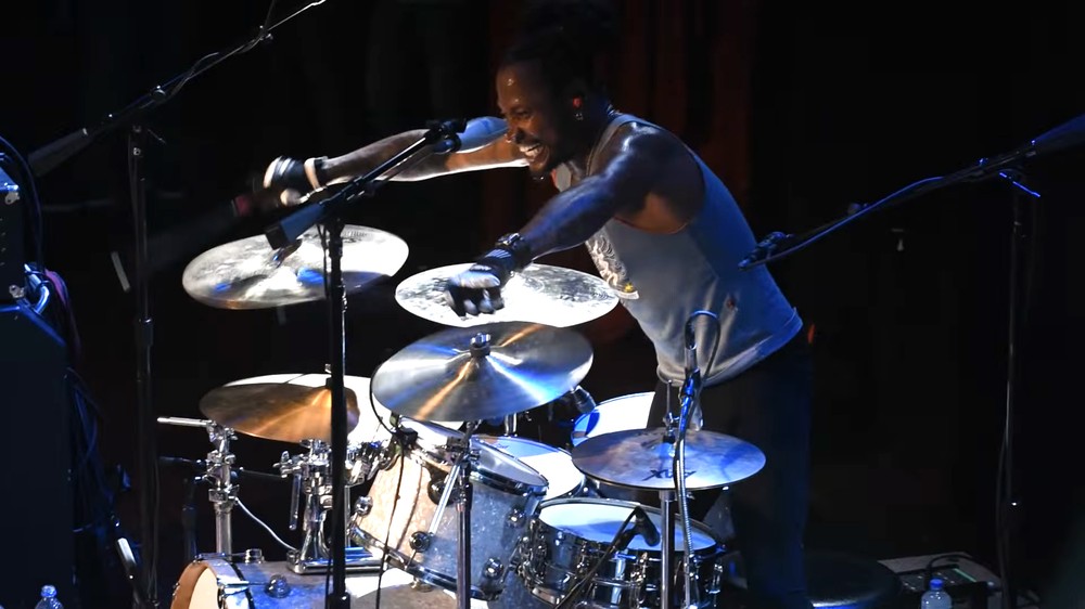 Baterista de banda icônica de punk é encontrado morto aos 63 anos e fãs ...