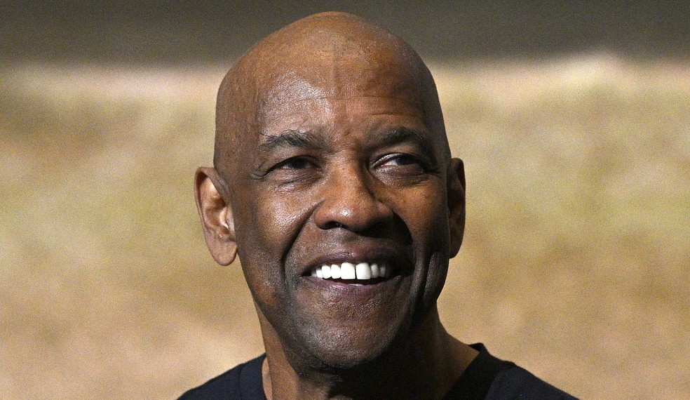 Por que Denzel Washington se recusou a beijar Julia Roberts em filme, segundo a própria atriz ...