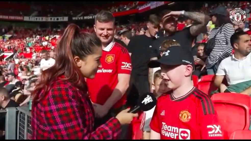 Torcedor mirim do Manchester United ganha camiseta de jogador após ...