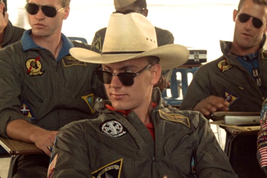 Quem é o ator de 'Top Gun' que processando estúdio por aparecer em foto ...