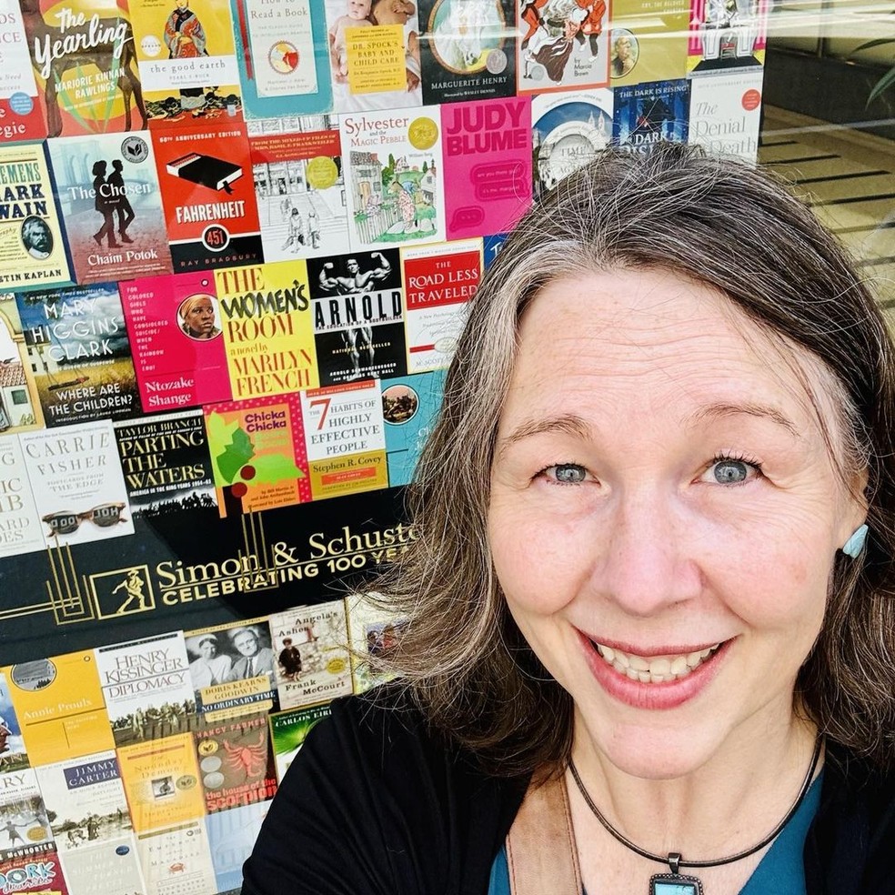 Escritora revela que comeu as cinzas do marido ao descobrir terrível ...