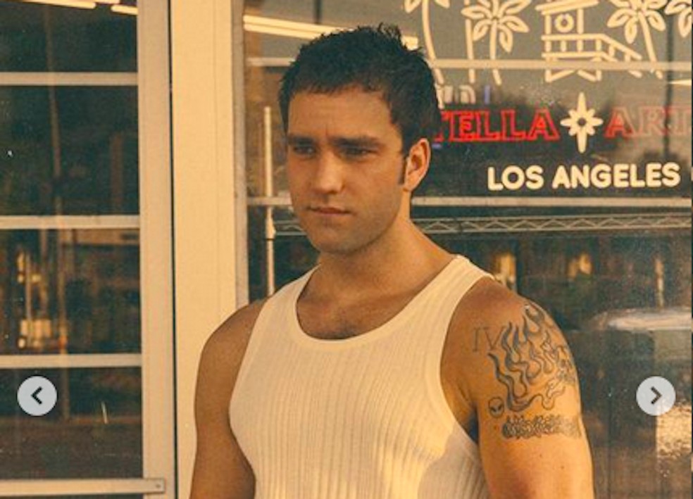 Ator revela que tomou puxão de orelha por não estar se 'mexendo direito ...