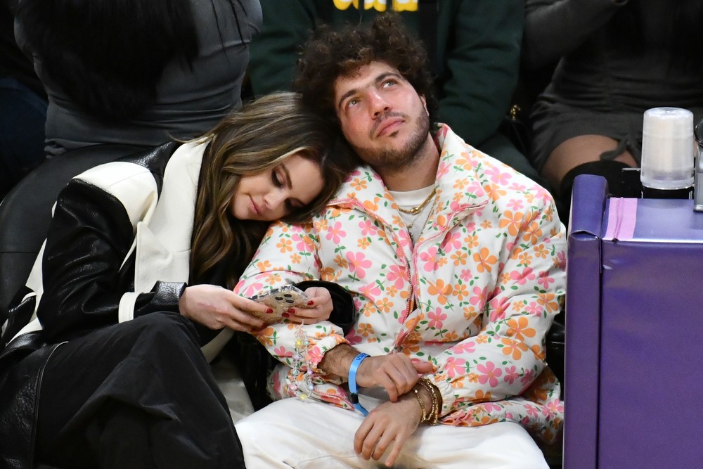 Benny Blanco, produtor aclamado e noivo de Selena Gomez, revela que ...