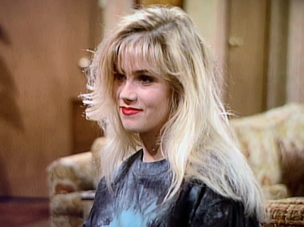 Christina Applegate anuncia morte do pai em podcast e se emociona ...