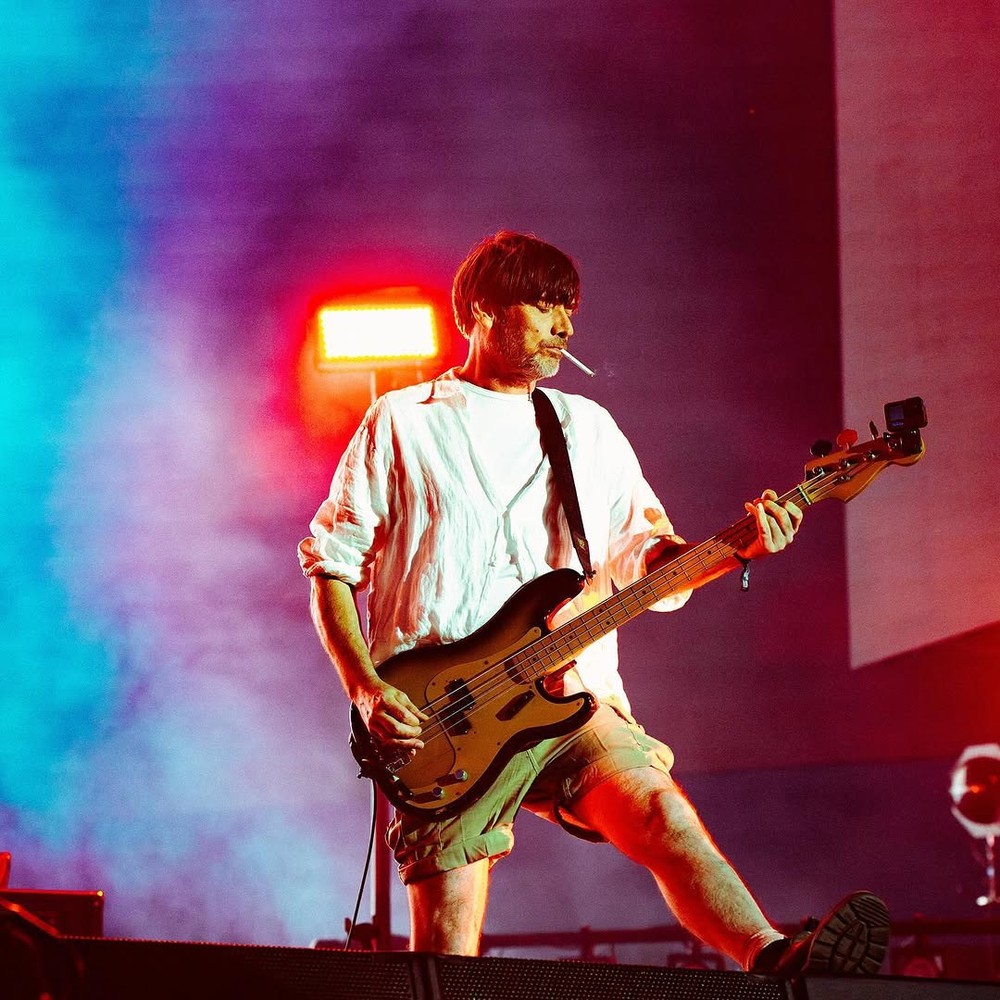 Astro de banda de rock dos anos 1990 revela que foi expulso de igreja ...