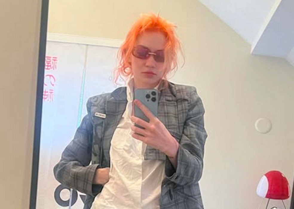 Grimes, que tem três filhos com Elon Musk, cancela shows e preocupa com desabafo sobre problema ...