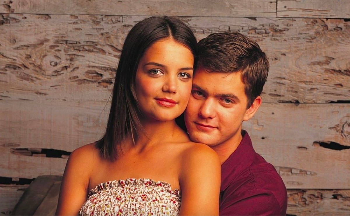 Joshua Jackson acaba com mistério de décadas sobre relação com Katie ...