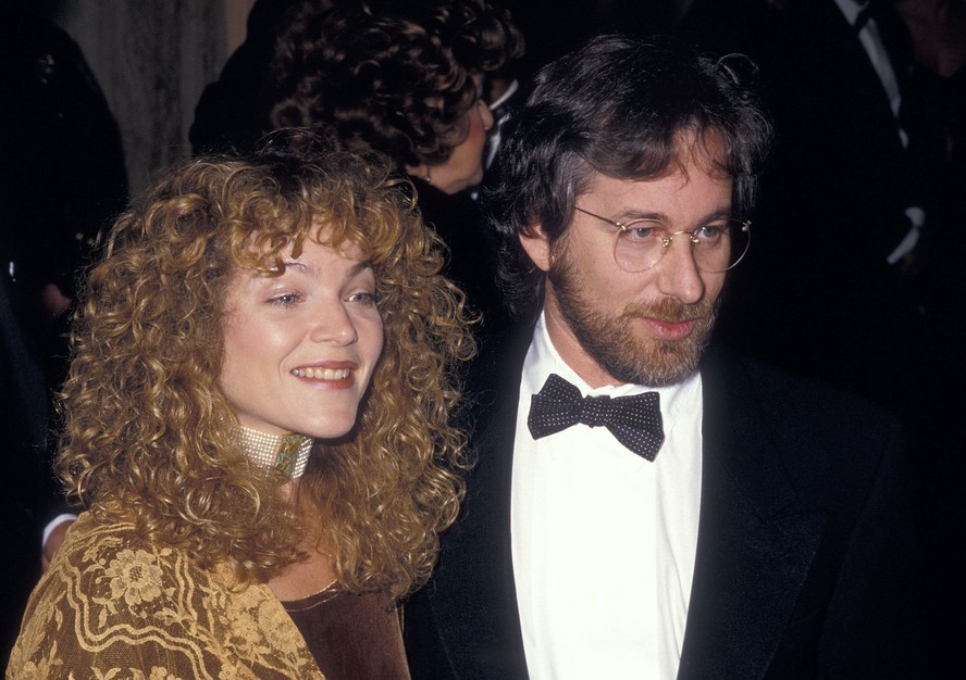 O 'arranjo' bizarro de Steven Spielberg com sua primeira esposa após ...